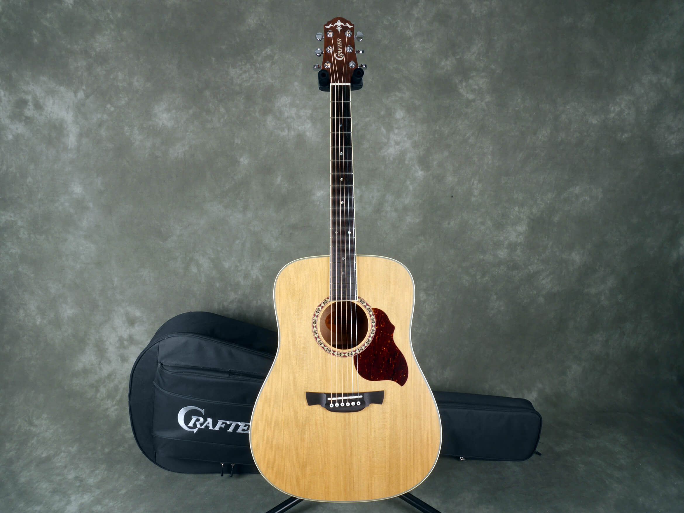 Crafter D7N Acoustic Guitar - Natural w/Gig Bag - 2nd Hand | Rich Tone ...