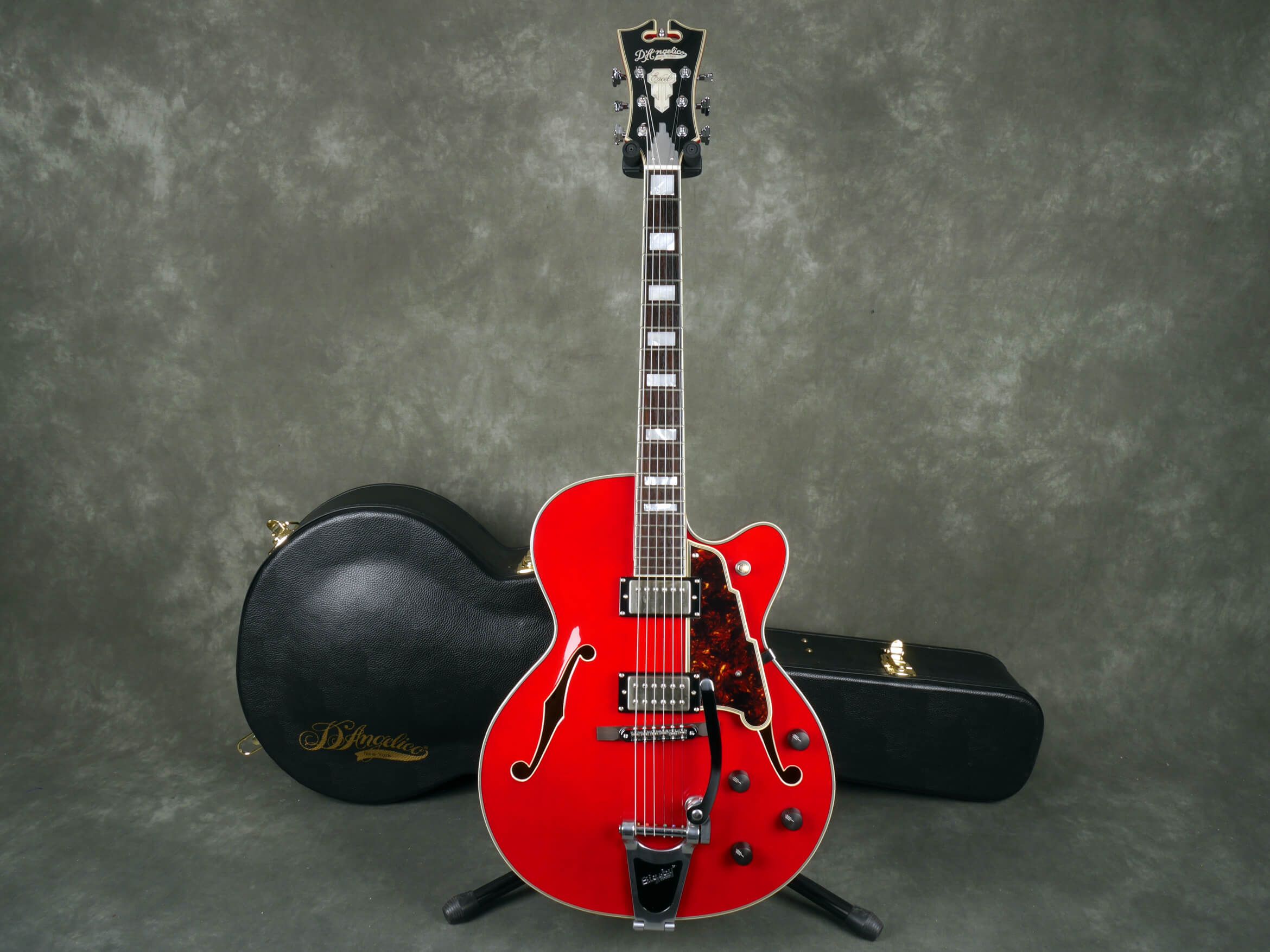 D Angelico EX175 Jazz Guitar with Bigsby - Wine Red w/Hard Case - 2nd ... D Angelico EX175 Jazz Guitar with Bigsby - Wine Red w/Hard Case - 2nd ...