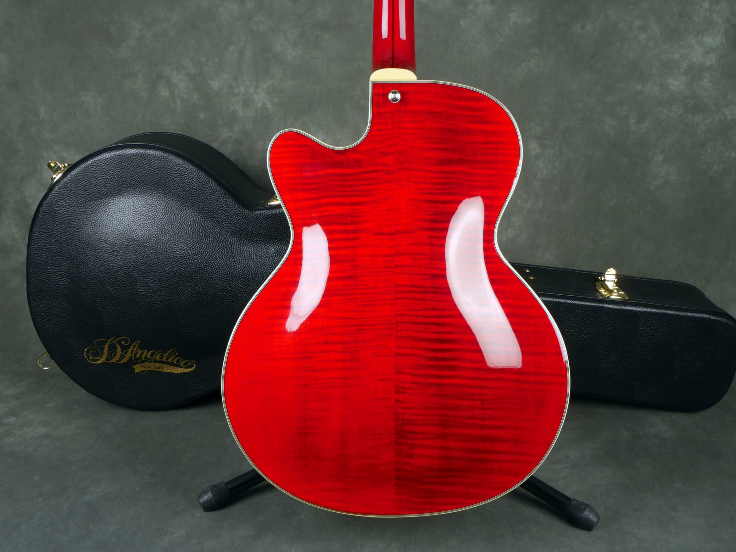 D Angelico EX175 Jazz Guitar with Bigsby - Wine Red w/Hard Case - 2nd ... D Angelico EX175 Jazz Guitar with Bigsby - Wine Red w/Hard Case - 2nd ...