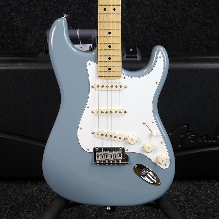 Fender American Professional Stratocaster - MN - Sonic Grey w/ Case ...
