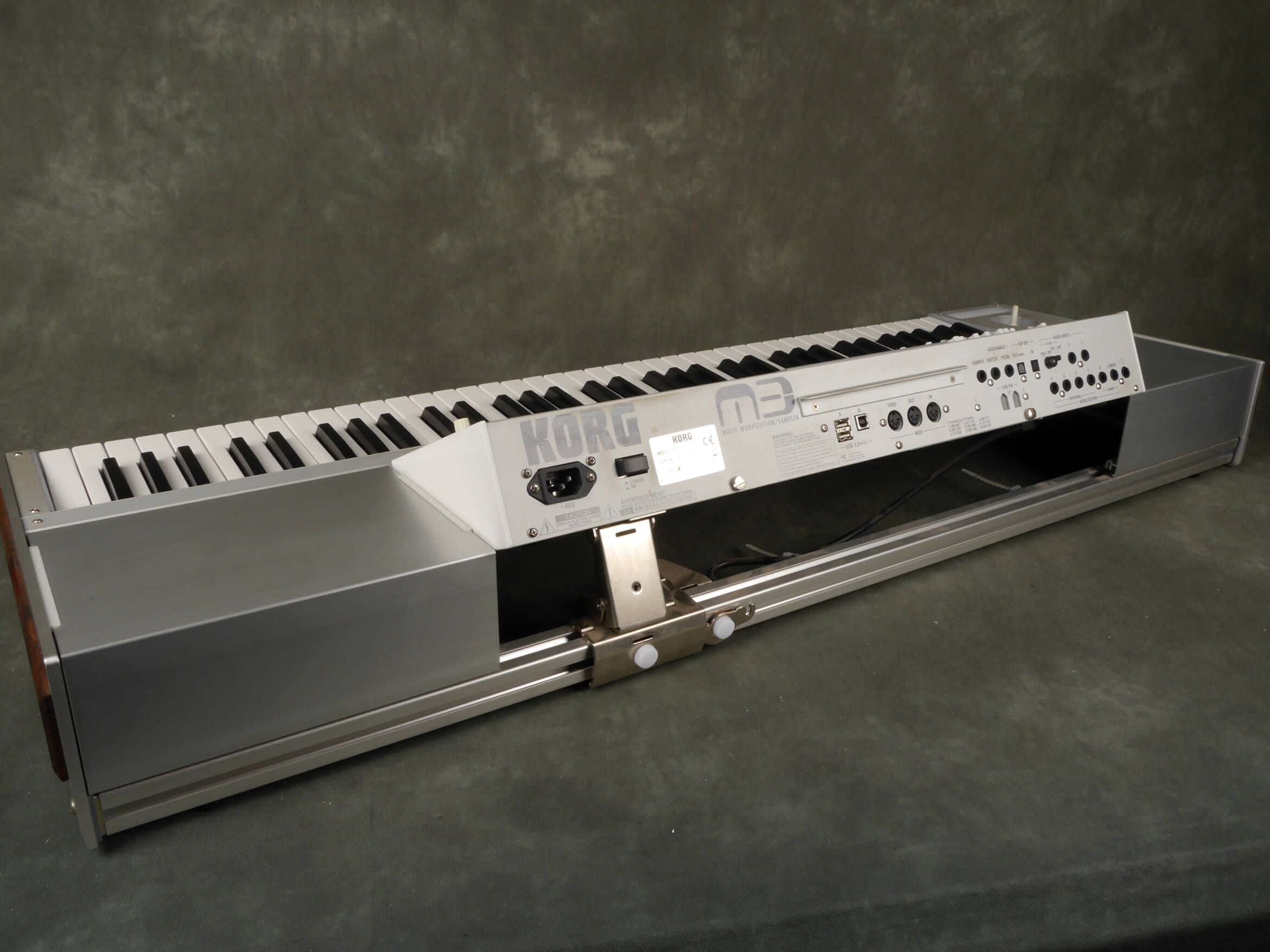 Korg M3 Expanded Workstation - Synthesizer / Sampler - 2nd Hand **UK ...