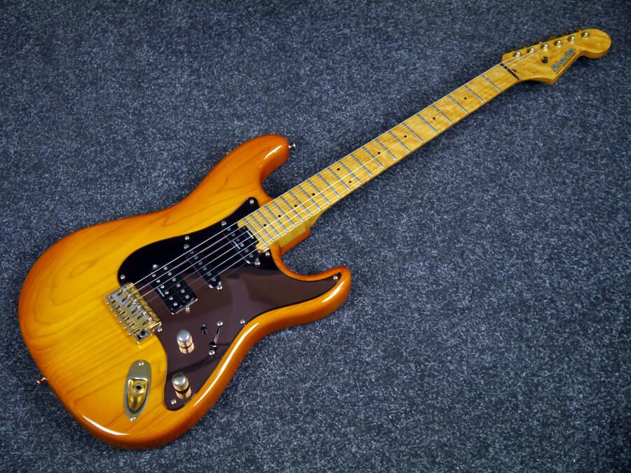 Levinson Blade II RH4 Electric Guitar - Honey w/Hard Case - 2nd Hand ...