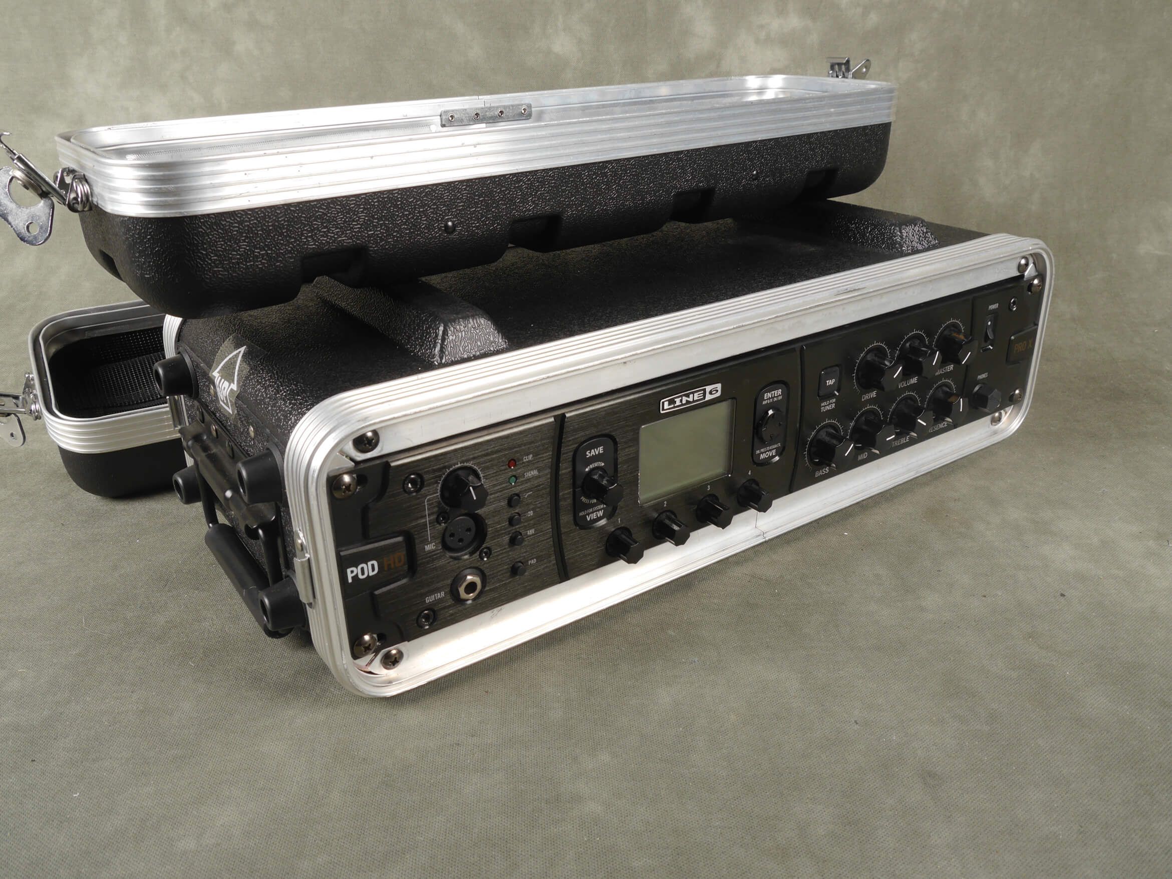 Line 6 POD HD Pro X Rackmount Multi Effect Processor w/Flight Case ...