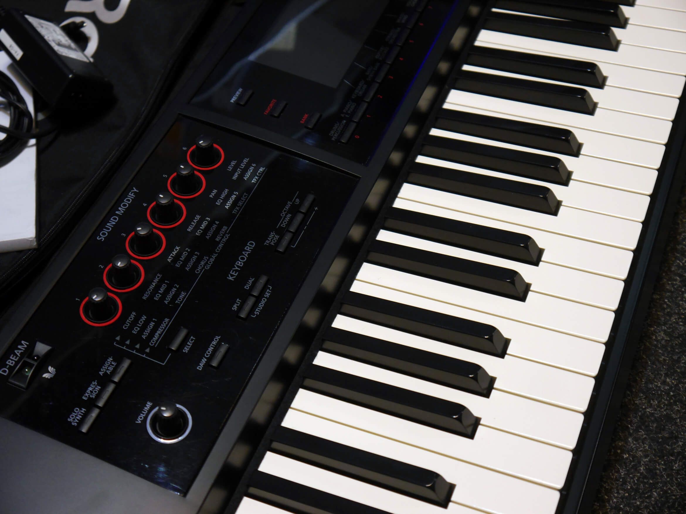 Roland FA-08 88 Key Keyboard w/Gig Bag - 2nd Hand **COLLECTION ONLY ...