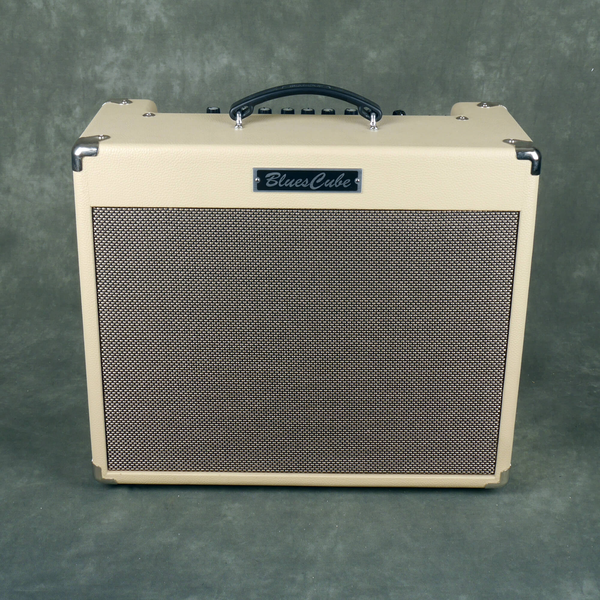 Second Hand Roland Amplifiers | Rich Tone Music