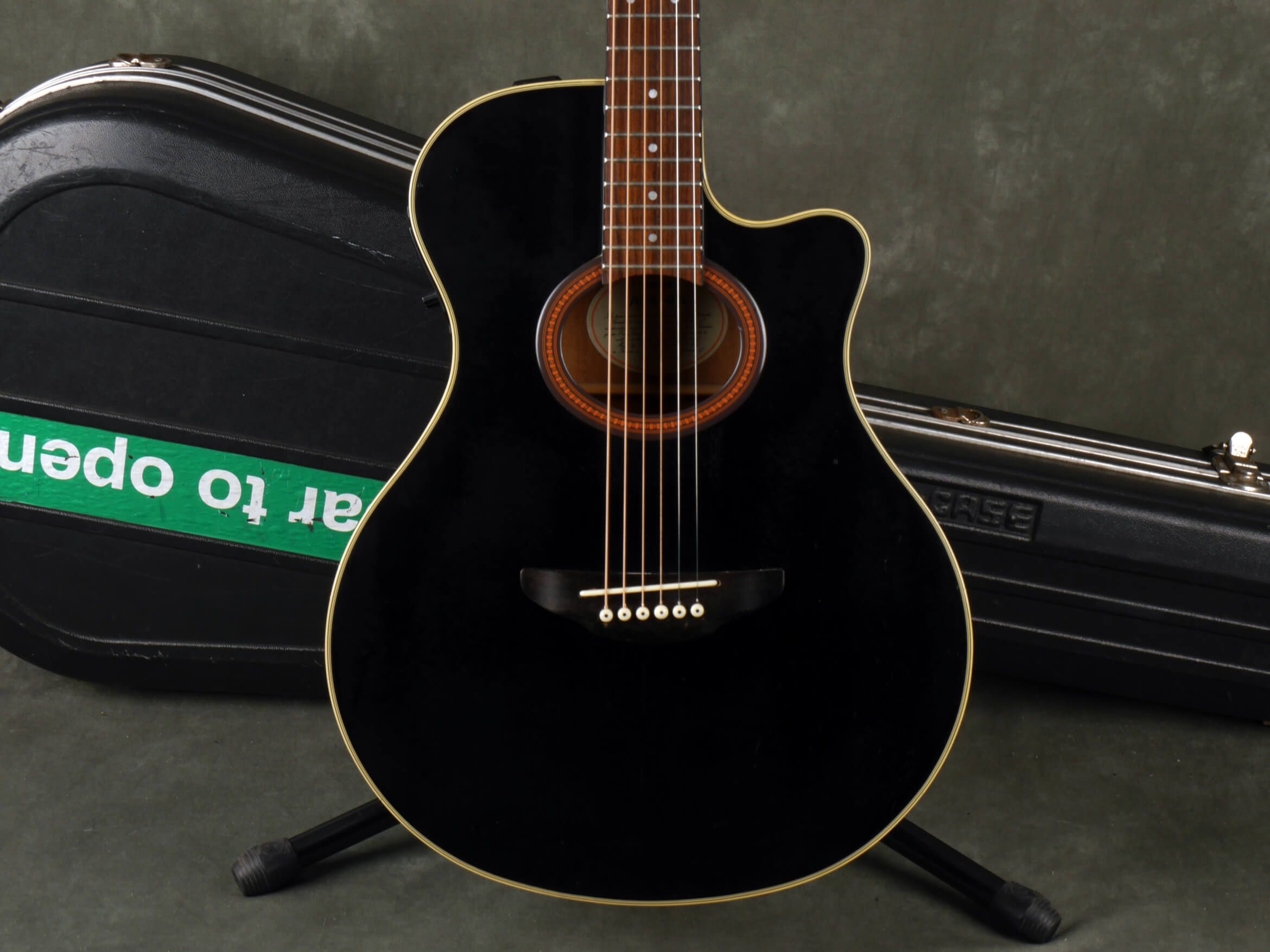 Yamaha APX-4A Electro-Acoustic - Black w/Hard Case - 2nd Hand | Rich ...
