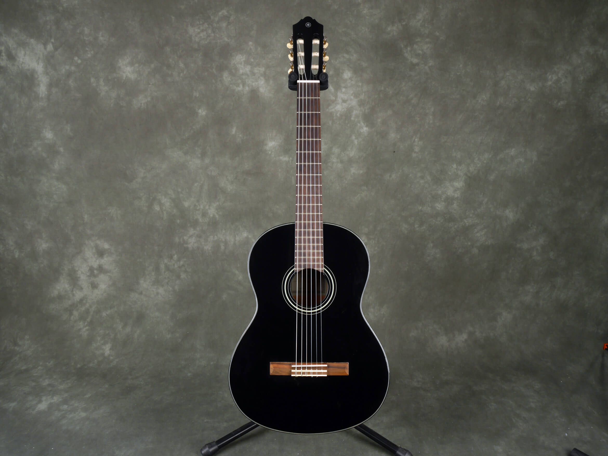 Yamaha C40 Full Size Classical Guitar - Black - 2nd Hand | Rich Tone Music